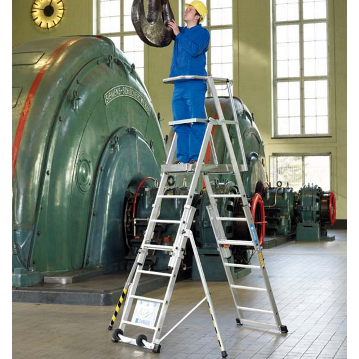 Zarges 41327 Z600 ZAP Telescopic Work Platform Ladder 5 - 9 Rungs EN ...