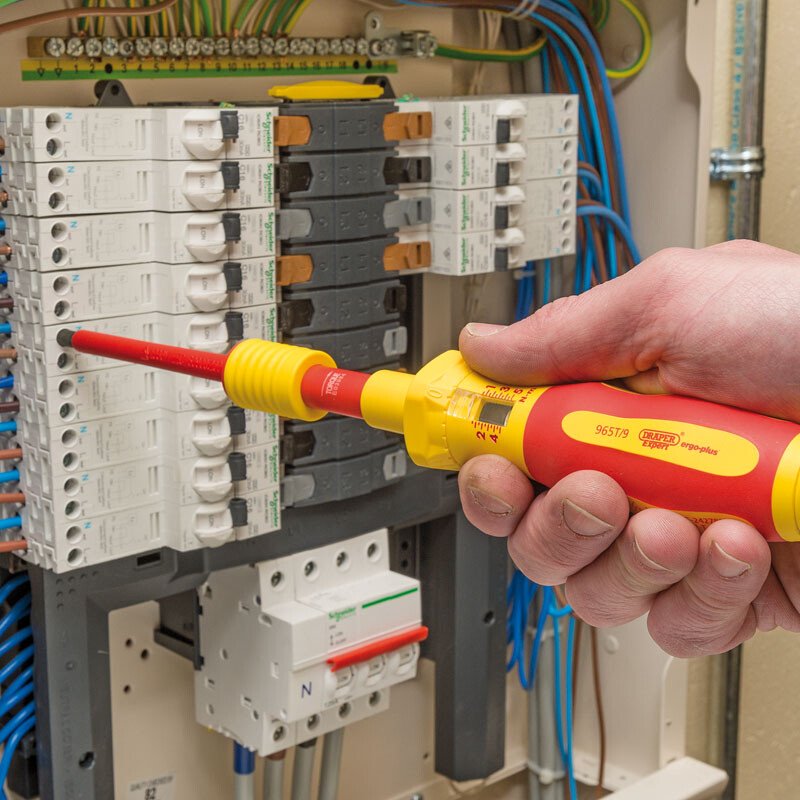 Draper 65372 965T/9 Expert Ergo Plus® 9 Piece Interchangeable VDE Torque Screwdriver Set from ...